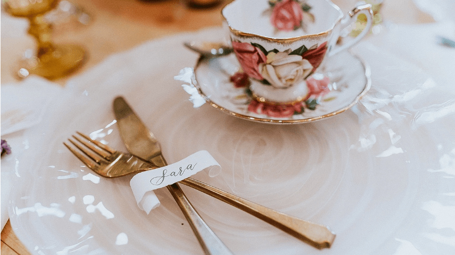 How to Make Scroll Place Cards